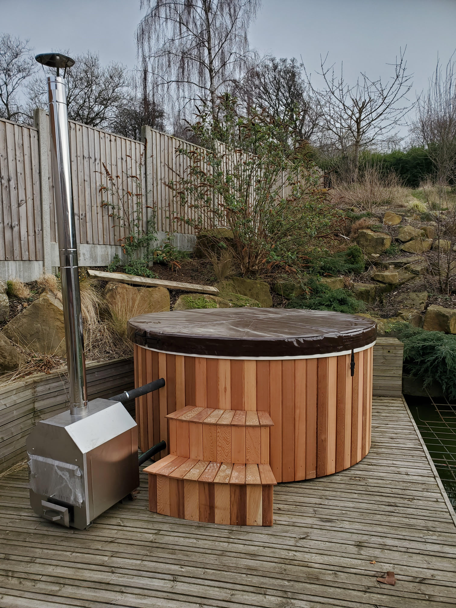 Deluxe Fibreglass Wood-Fired Hot Tub | Royal Tubs