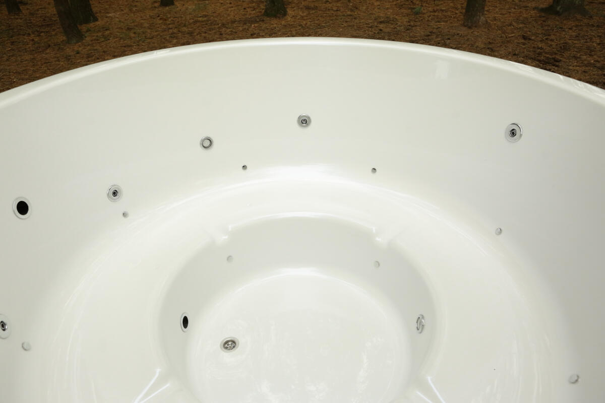 Deluxe Premium Fibreglass Hot Tub Package | Royal Tubs