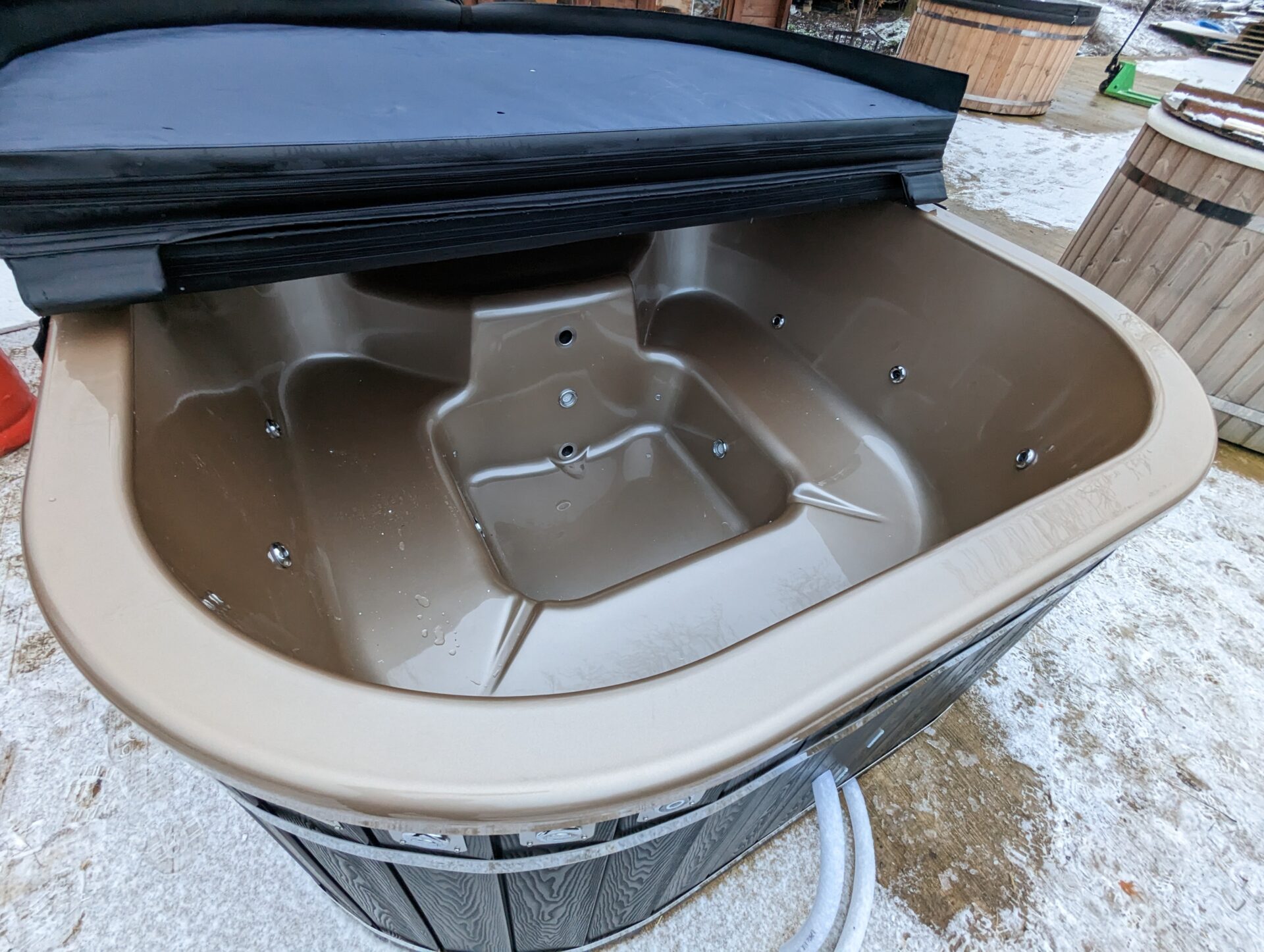 Square Hot Tub | Royal Tubs